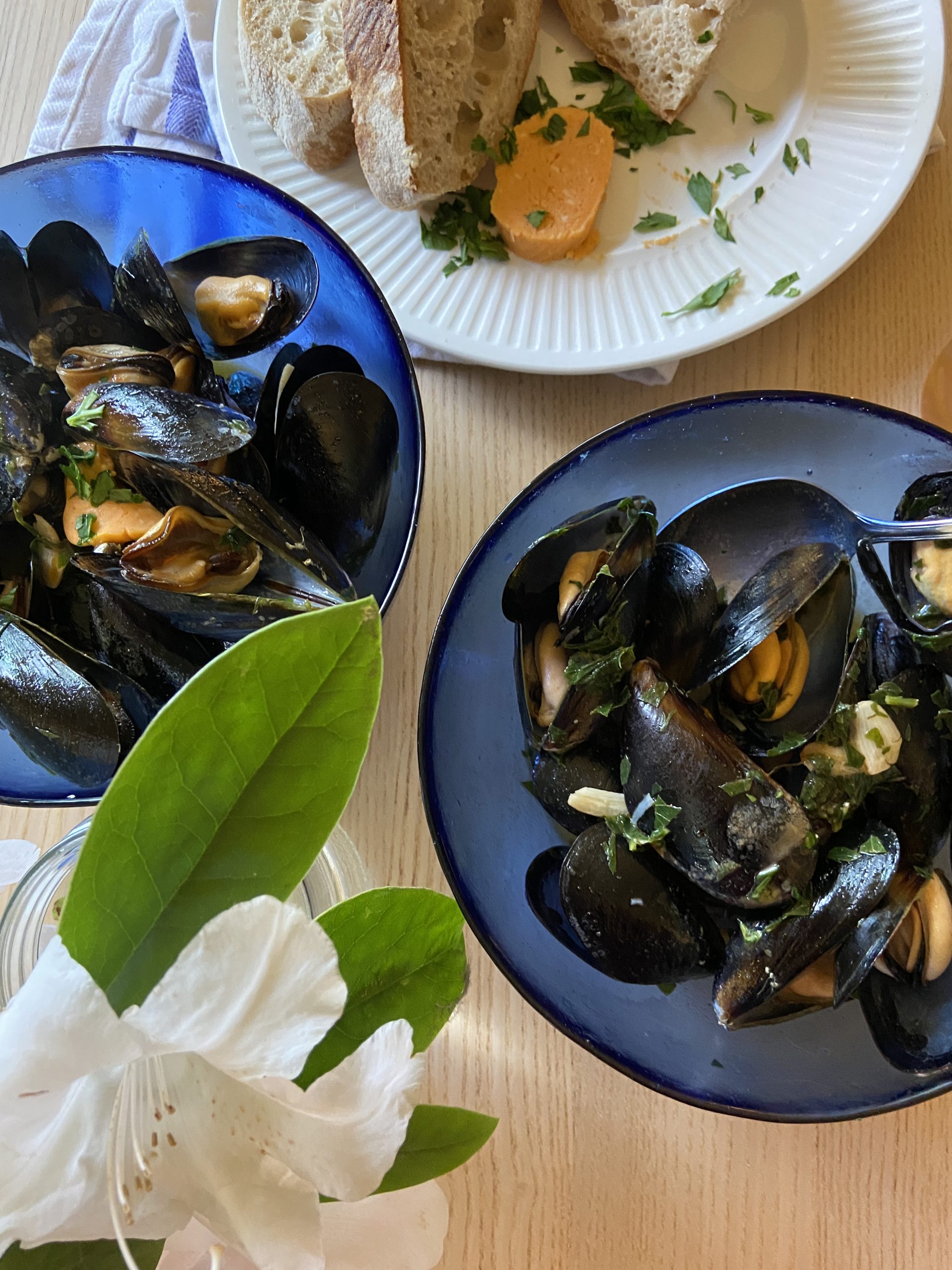 Local and Coastal: Mussels with Spicy Tomato Butter – Washington Sea Grant